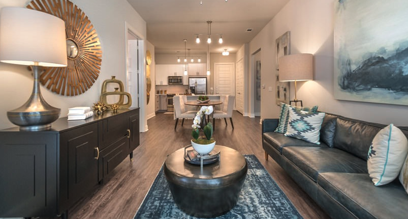 555 Ross Apartments in Dallas | Interim Homes